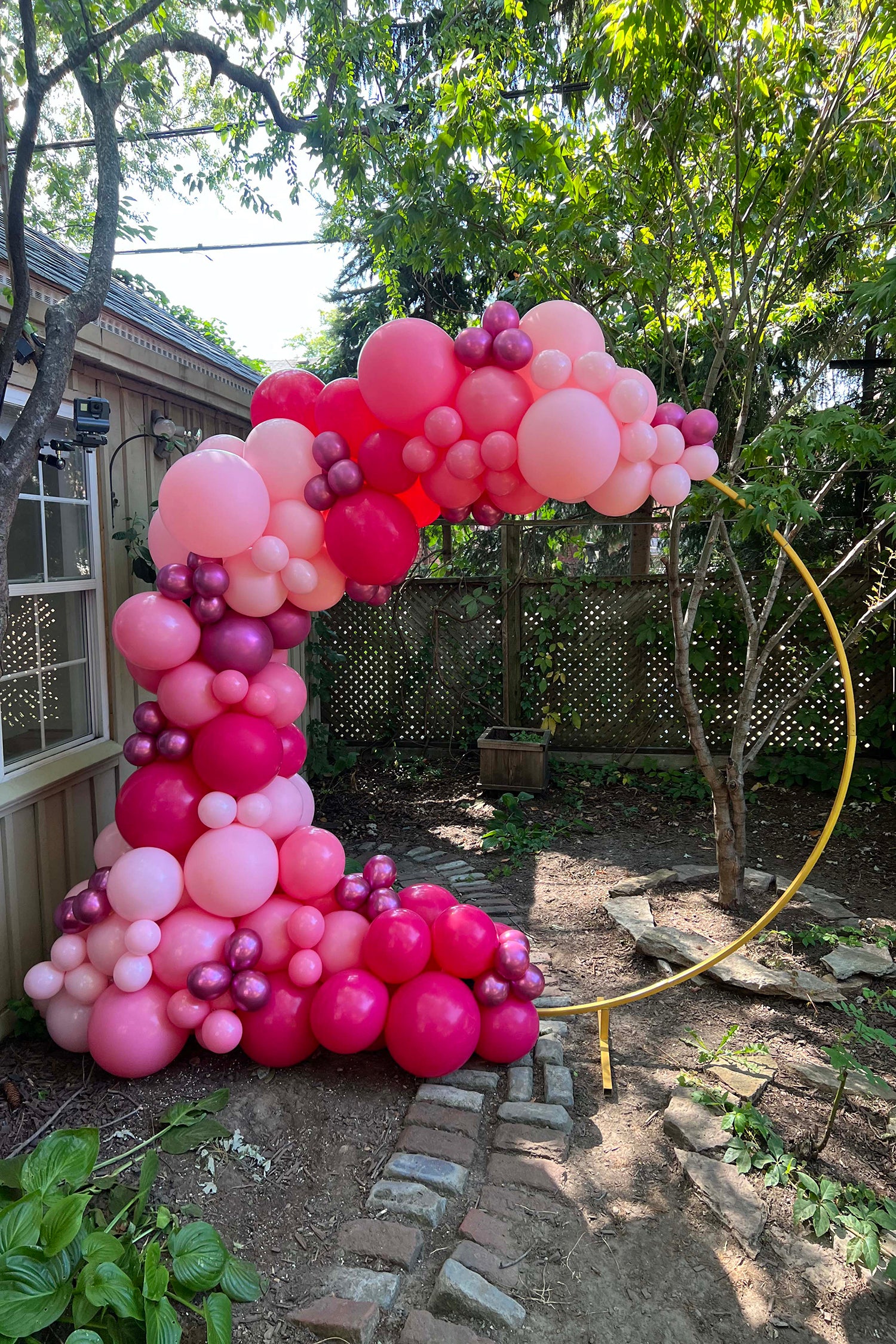 Gold Hoop Balloon Garland Event Decor – BALLOONERY.COM